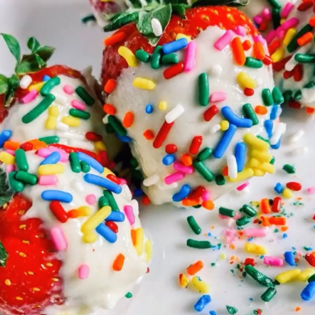 CUPCAKE FROSTING DIP 🧁🍓⁣⁣⁣⁣ – Protein Milkshake